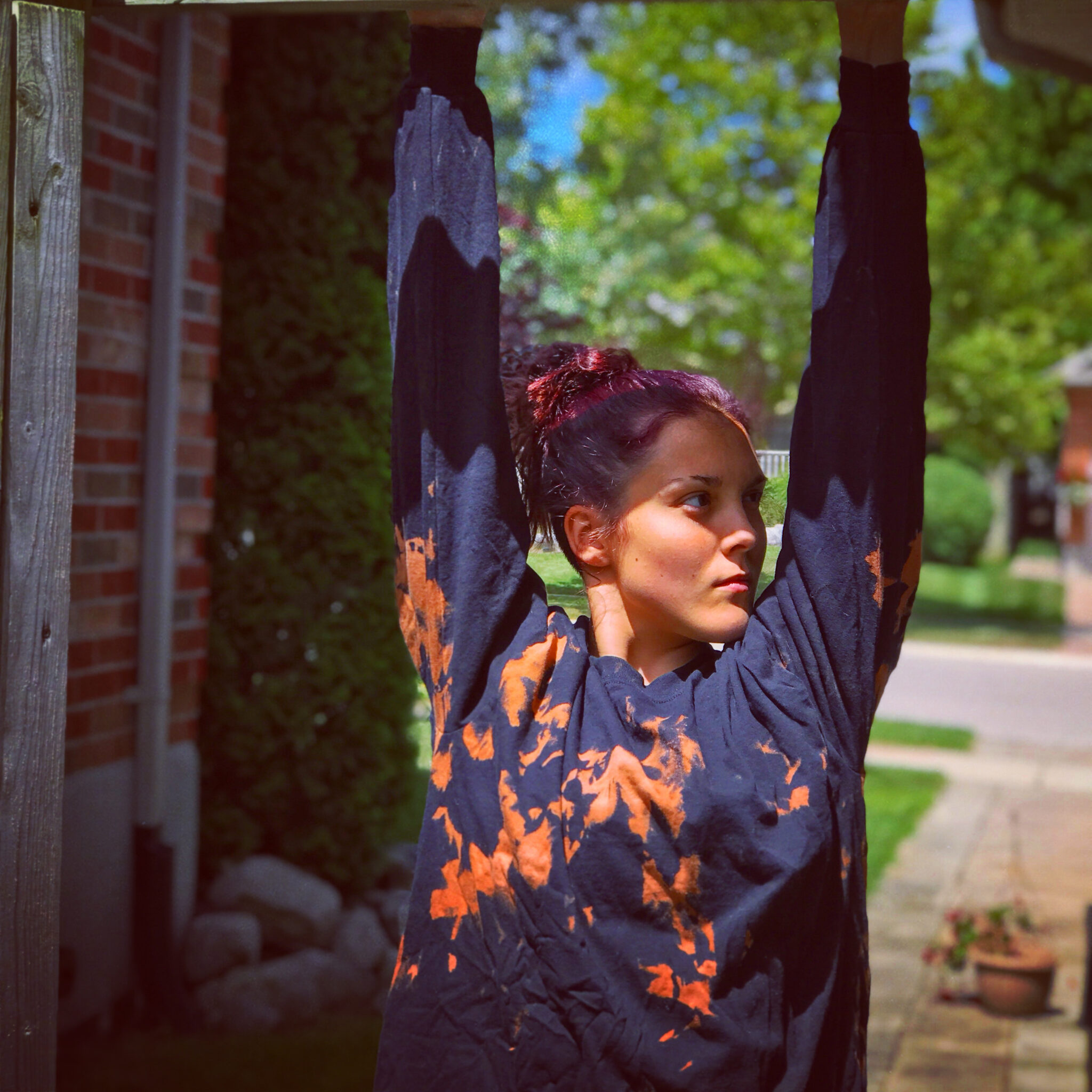 How to Bleach Dye a T-Shirt in a Few Easy Steps- Thrifty Mommas Tips